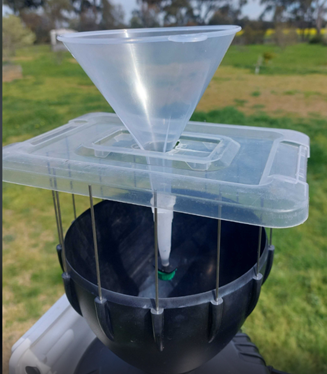 Test and calibration of a Davis® double tipper rain gauge